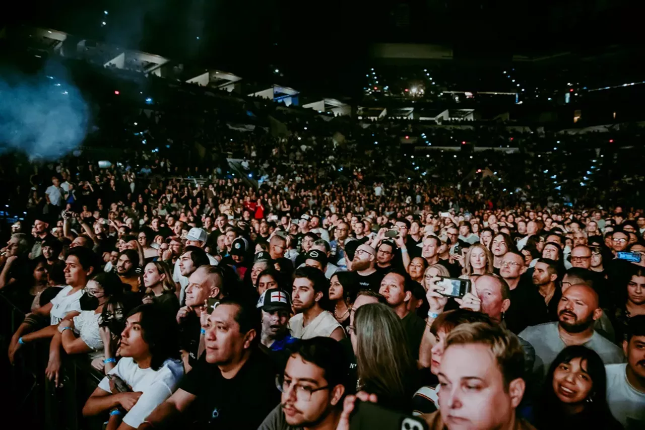 Everything we saw as New Order brought its classic sound to San Antonio ...