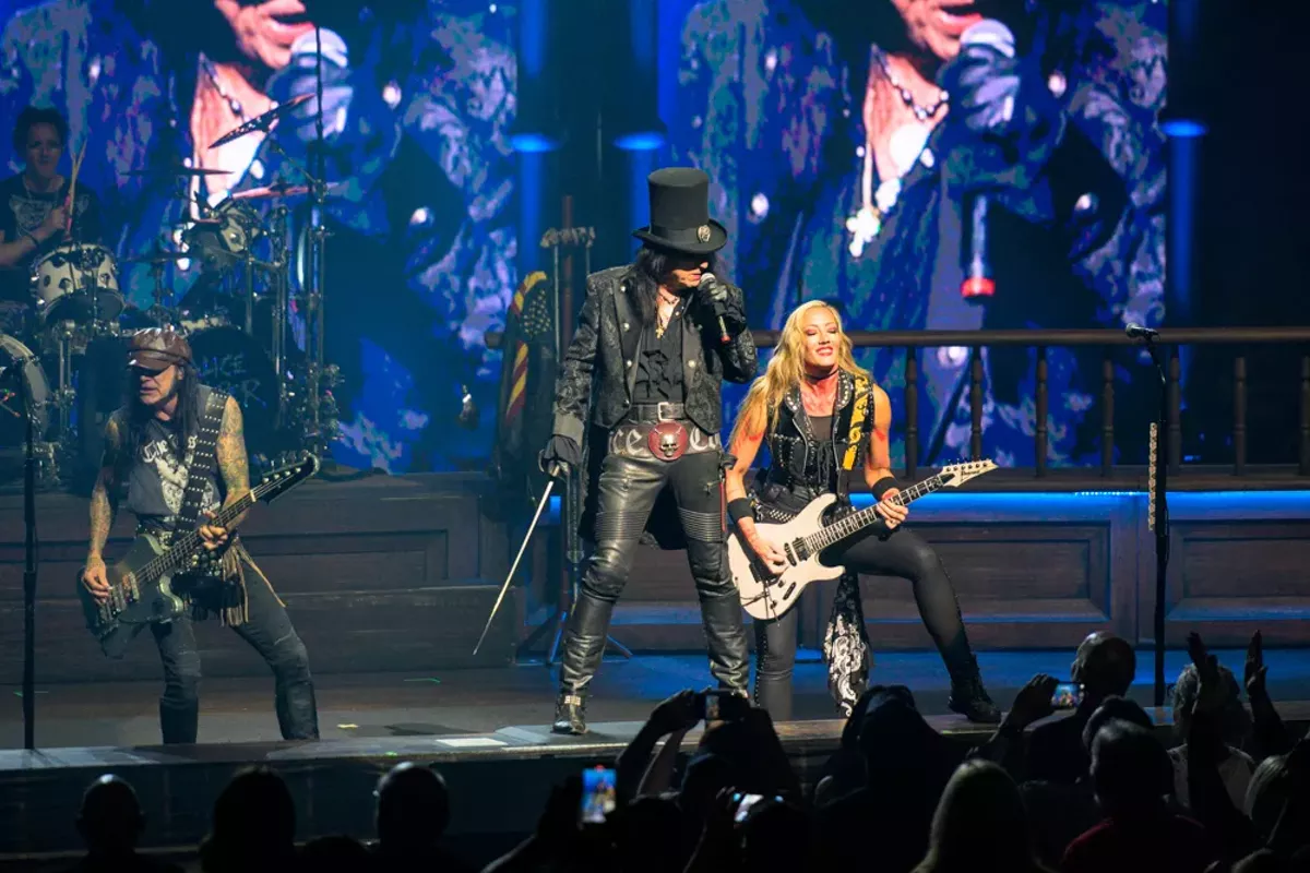 Alice Cooper brought macabre theatrics and a rocking band to San ...